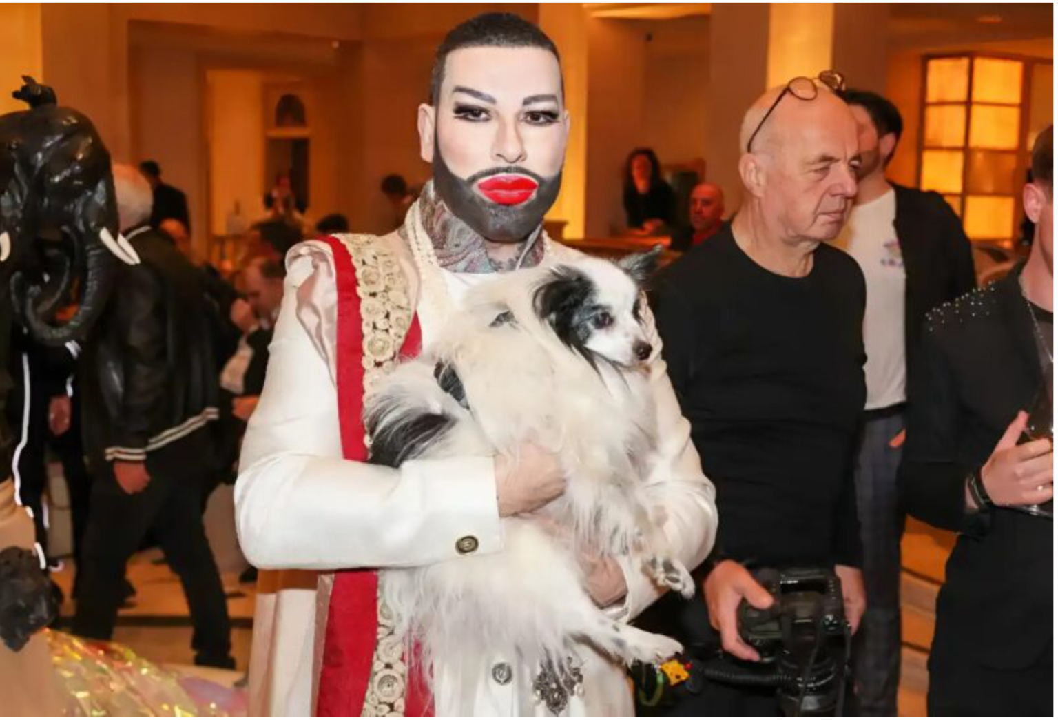 Germany's most handsome man has disfigured himself. Take a look at his ...